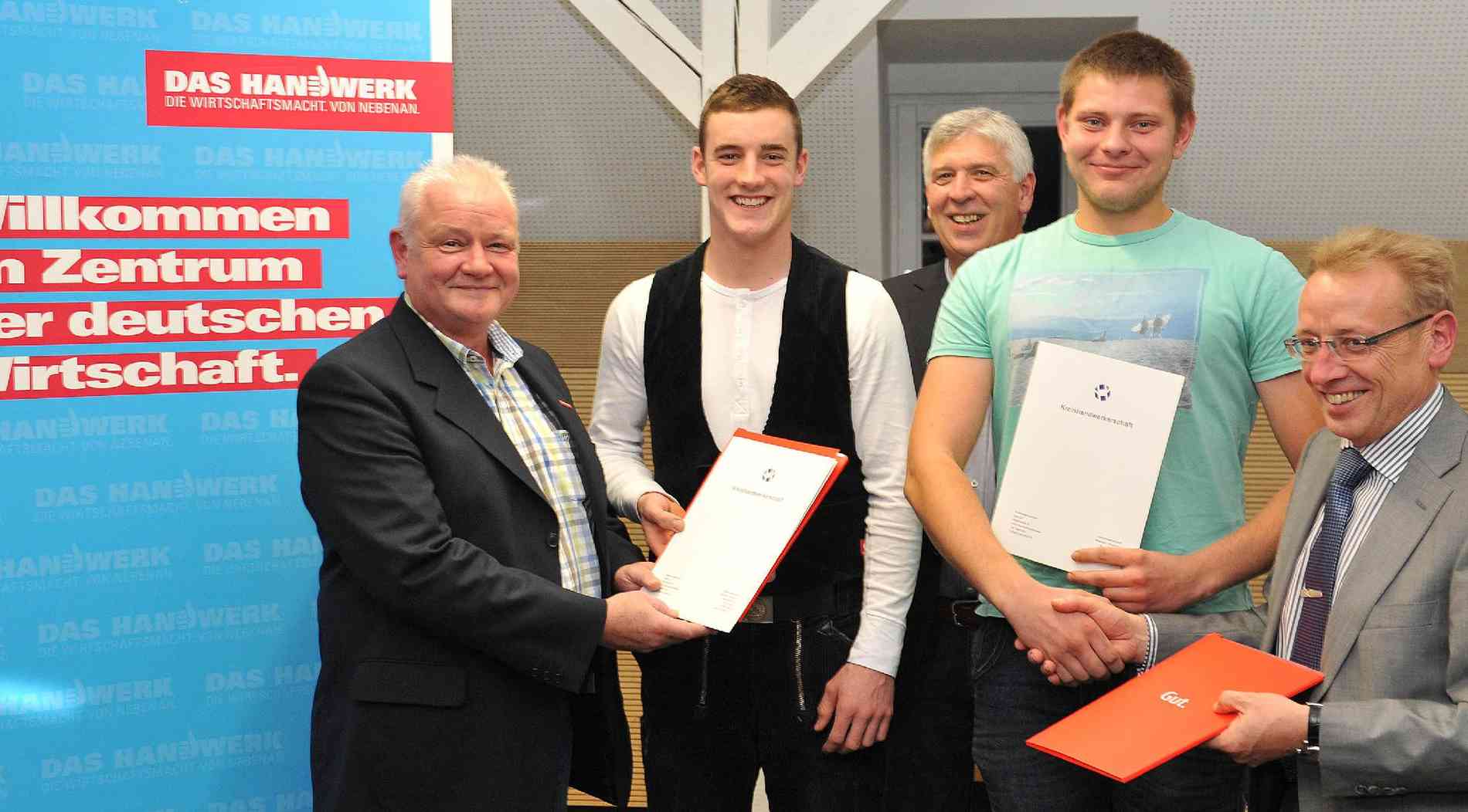 Eike Creuzberg ist Innungsbester | Adams Holzbau-Fertigbau GmbH‎